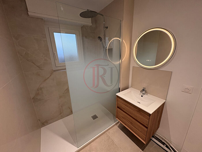 Appartement à vendre - Riedisheim, Centre-ville - 4 pièces - 3 chambres