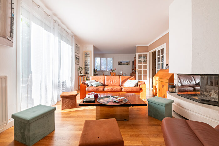 Maison à vendre - Chilly-Mazarin, Pavillons Sud - 8 pièces - 5 chambres