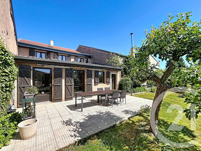 Maison 8 pièces à Charly-Oradour, à vendre