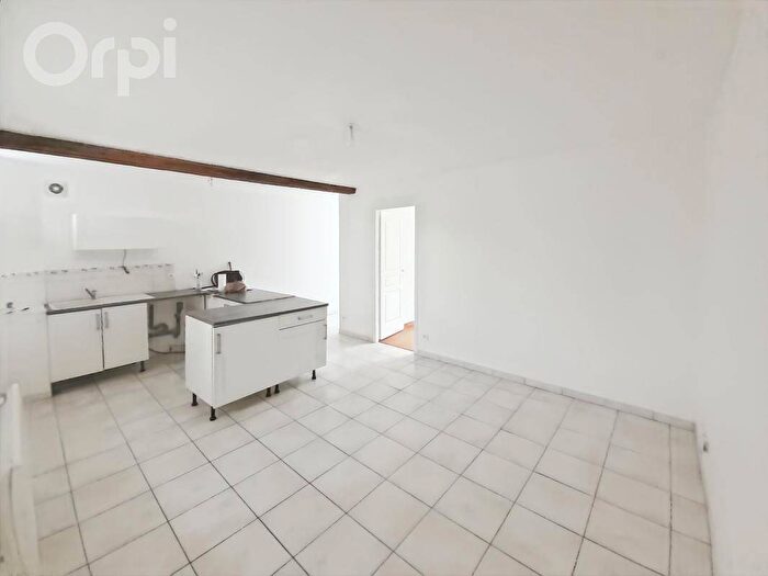 Chèvreville : Appartement 3 pièces à louer