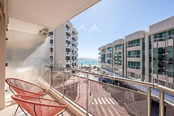 Maisons à vendre et appartements à louer - 1