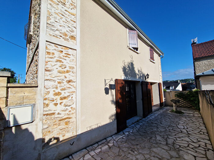 Saint-Chéron : Maison 5 pièces à louer