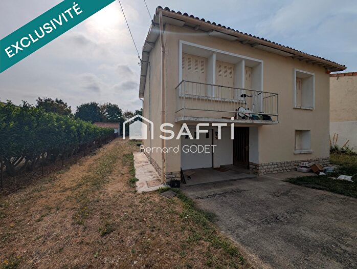 Maison 4 pièces à vendre à Civray