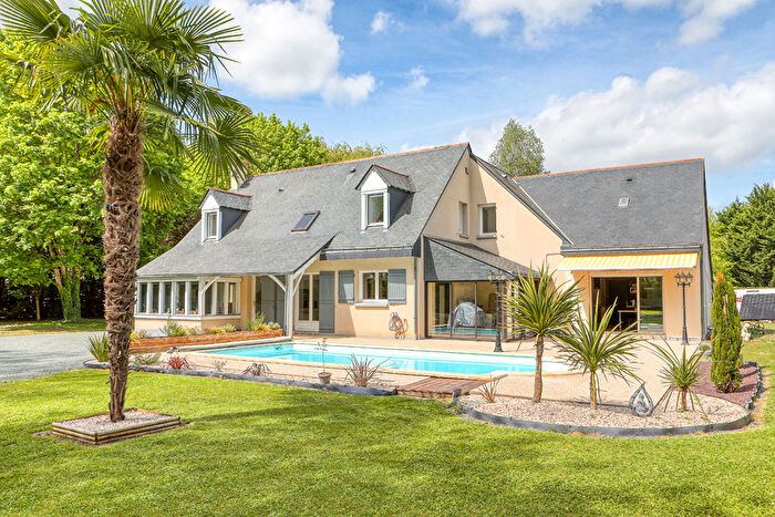 Maison à vendre - Saint-Mathurin-sur-Loire - 8 pièces - 6 chambres