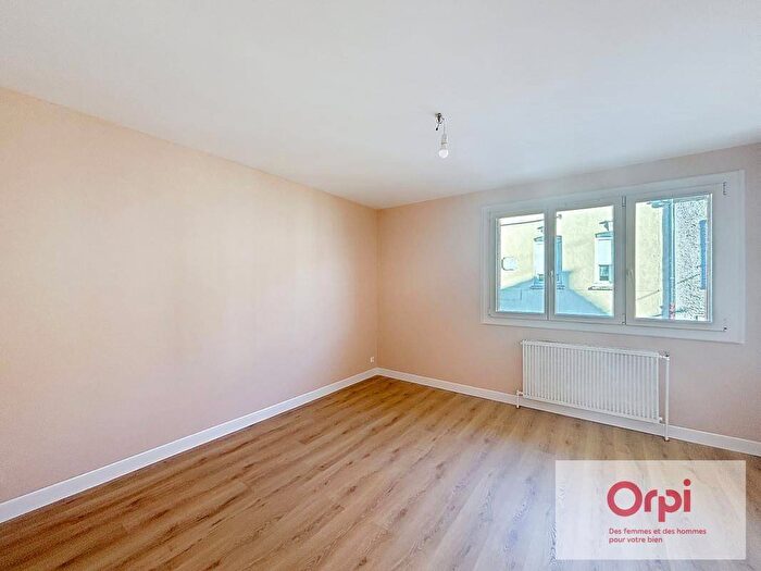 Appartement à louer - Ville Gozet, Montluçon - 3 pièces - 2 chambres