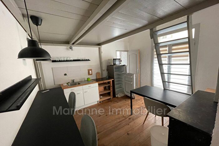 Appartement à louer - Centre Historique, Montpellier - 1 pièce