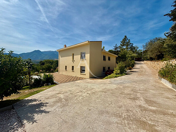 Maison à vendre - Prades - 7 pièces - 6 chambres