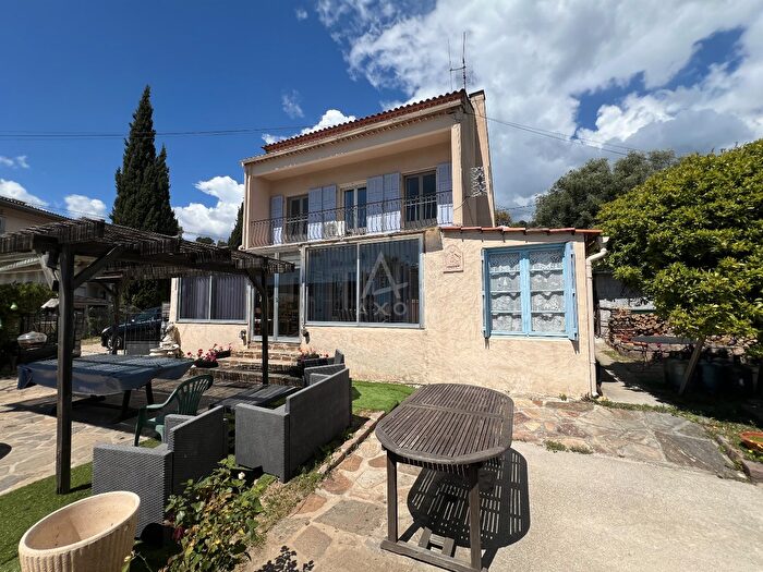 Maison à vendre - Bormes-les-Mimosas, Centre-ville, Le Pin - 6 pièces - 6 chambres