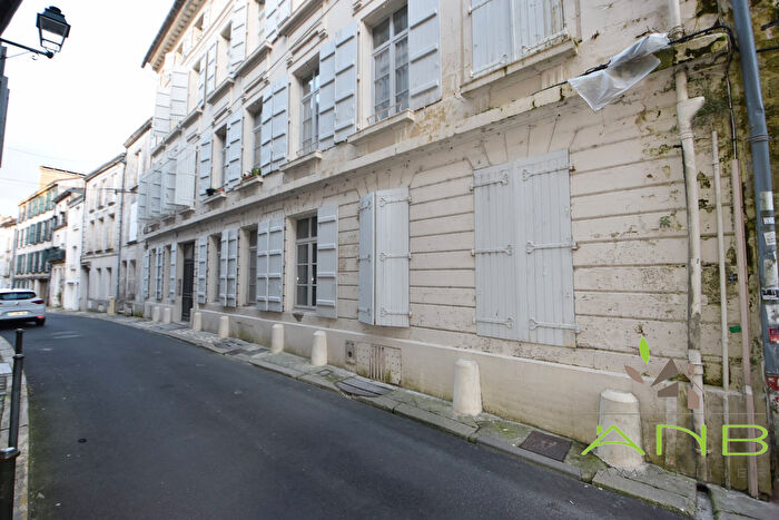 Appartement à vendre - Angoulême, Le Vieil Angoulême - 7 pièces - 4 chambres