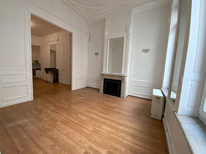 Appartement 3 pièces à Lille, Centre-ville, Euralille, à vendre