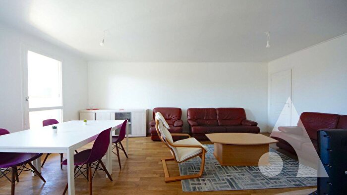 Appartement 6 pièces à louer - Epinettes Sud, Évry-Courcouronnes