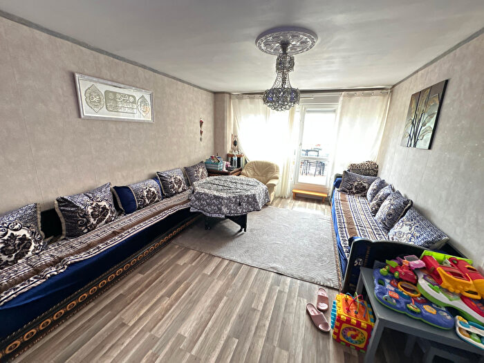 Appartement 4 pièces à Évry, Les Pyramides, à vendre