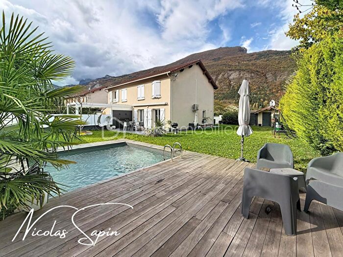 Maison à vendre - Vif - 5 pièces - 4 chambres