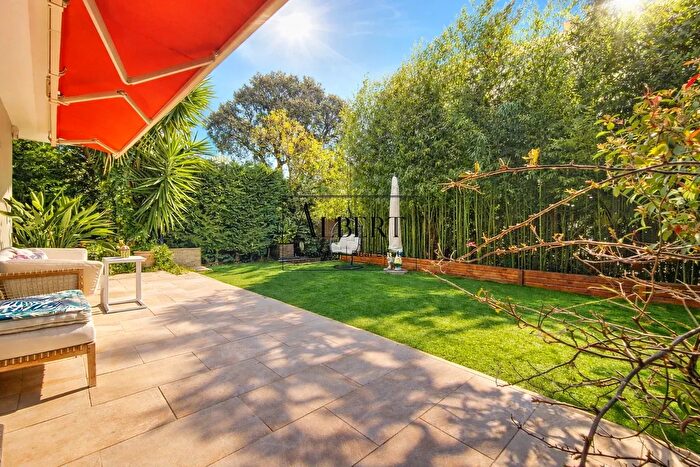 Appartement à vendre - Cannes, Pointe Croisette - 5 pièces - 4 chambres