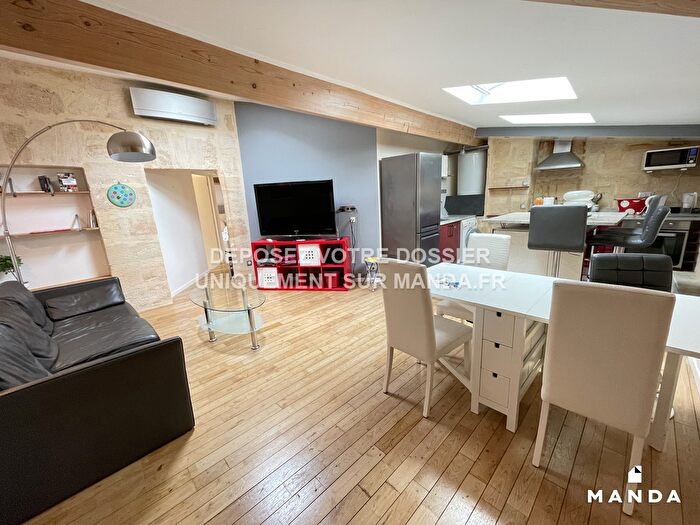 Appartement 4 pièces à Bordeaux, Capucins, Saint-Michel, à louer