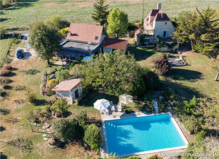 Maison 9 pièces à vendre à Gourdon