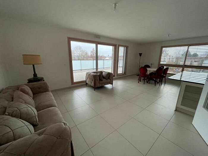 Est, Ferney-Voltaire - Appartement 4 pièces à louer