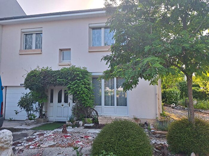 Maison 6 pièces à vendre à Saint-Sylvain-d'Anjou