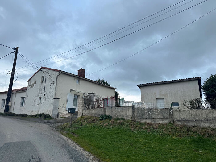 Maison à vendre - La Réorthe - 4 pièces - 3 chambres