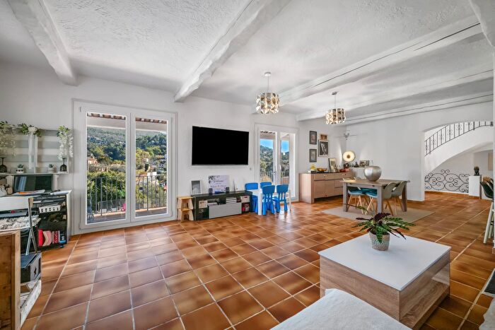 Maison à vendre - Colomars - 6 pièces - 5 chambres