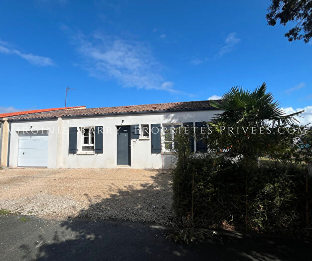 Maison 4 pièces à vendre à Rochefort, La Forêt Guérinau, Bois Bernard, Chargrinerie