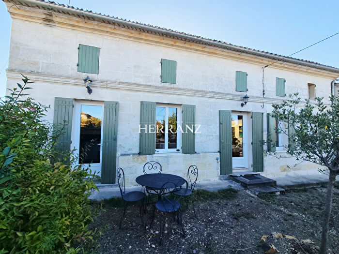 Maison 7 pièces à Coutras, à vendre