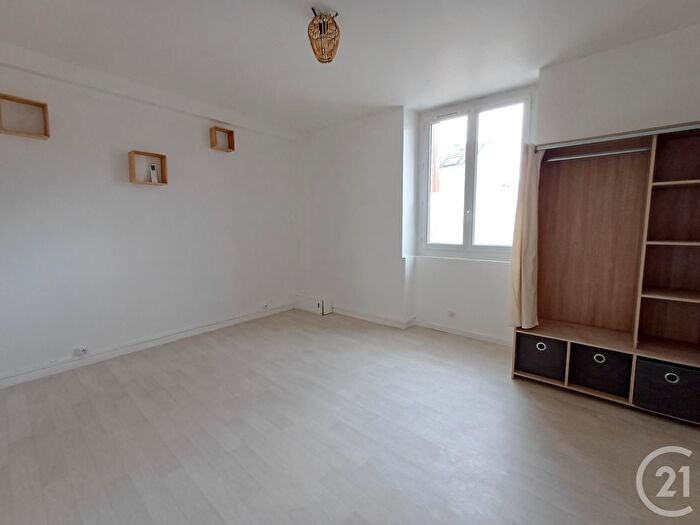 Appartement à louer - Châtellerault, Ozon - 1 pièce