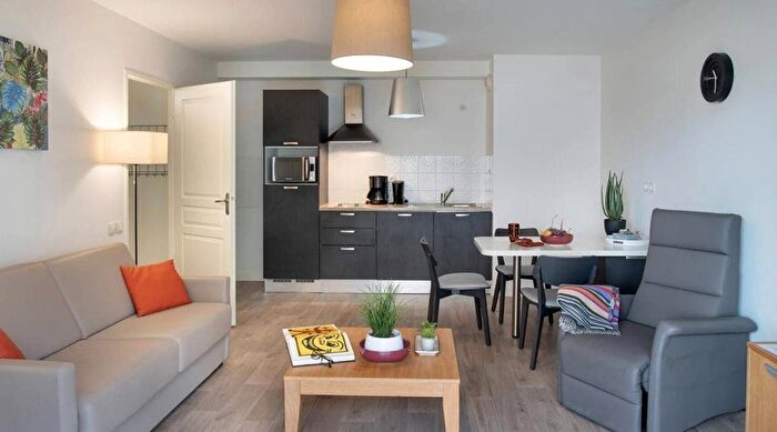 Appartement à louer - Saint Pierre, Dax - 1 pièce