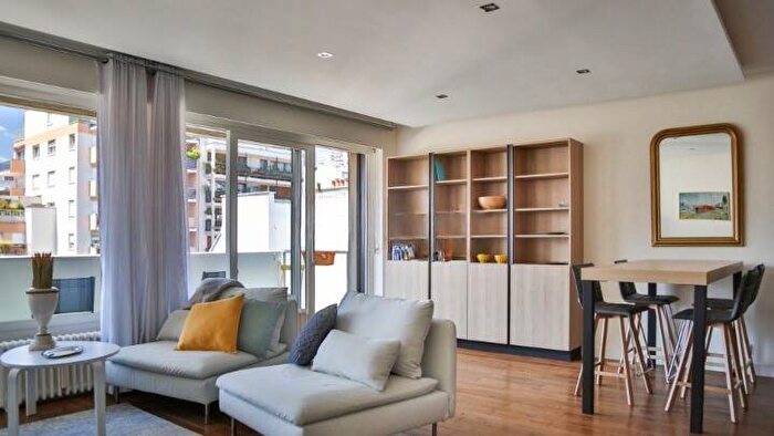 Appartement à louer - Emeriau-Zola, Paris ème arrondissement - 3 pièces - 2 chambres