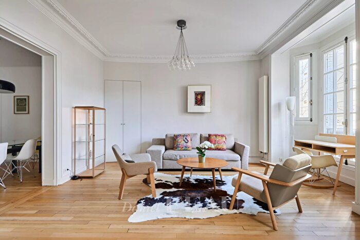 Appartement à louer - Paris e , Muette-Nord, Trocadéro - 5 pièces - 3 chambres