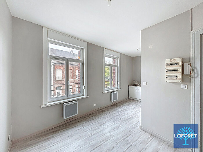 Appartement à louer - Raismes, Centre-ville, Gare - 3 pièces - 2 chambres