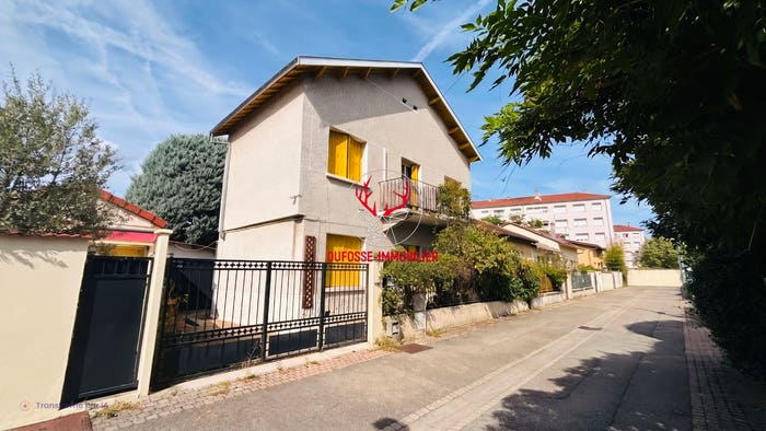 Maison 4 pièces à Lyon 8ème, à vendre