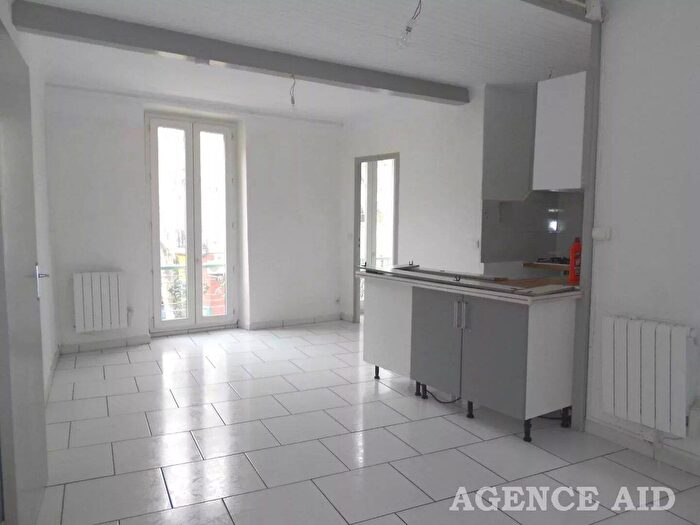 Cuges-les-Pins : Appartement 4 pièces à louer
