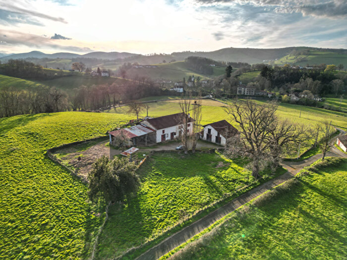 Maison à vendre - Saint-Palais - 7 pièces - 5 chambres