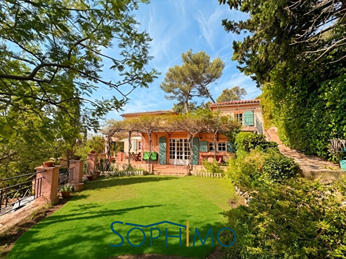 Aix-en-Provence, Saint-Donat, Les Platanes : Maison 7 pièces à vendre