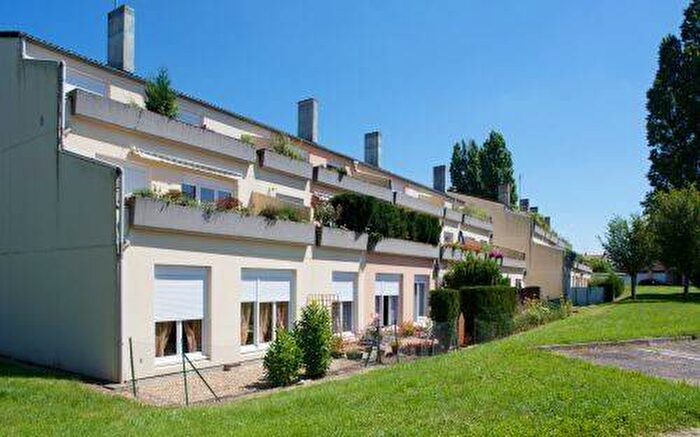 Appartement à louer - Henri Sellier-Aujonnière, Vierzon - 3 pièces - 2 chambres