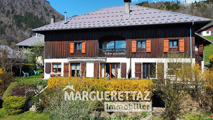 Maison 10 pièces à vendre à Taninges