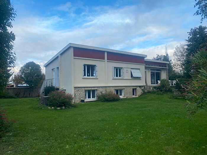 Magné - Maison 7 pièces à vendre