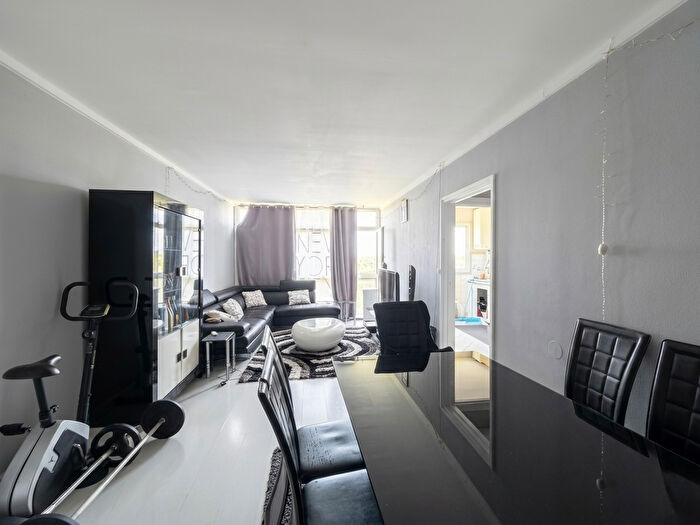 Appartement 3 pièces à Évry, Village, à vendre