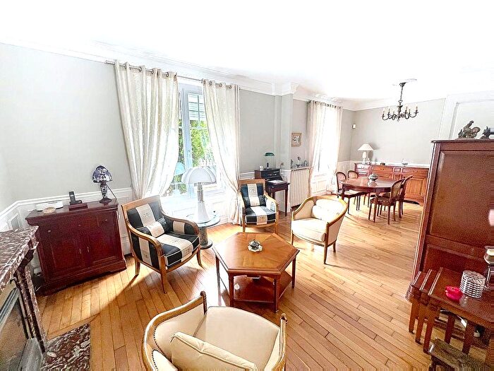 Compiègne, Les Sablons : Maison 8 pièces à vendre