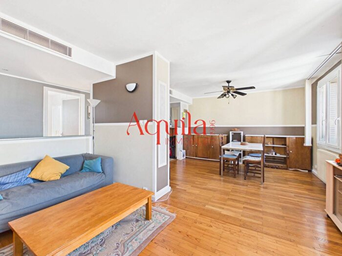 Appartement à louer - Croix Luizet, Villeurbanne - 4 pièces - 2 chambres