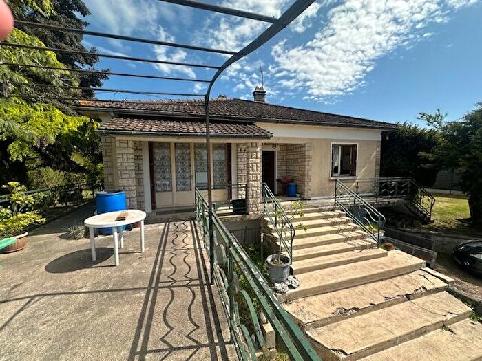 Maison à vendre - Saint-Amand-en-Puisaye - 5 pièces - 4 chambres