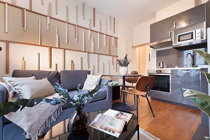 Appartement à louer - Saint Victor, Paris ème arrondissement - 2 pièces - 2 chambres