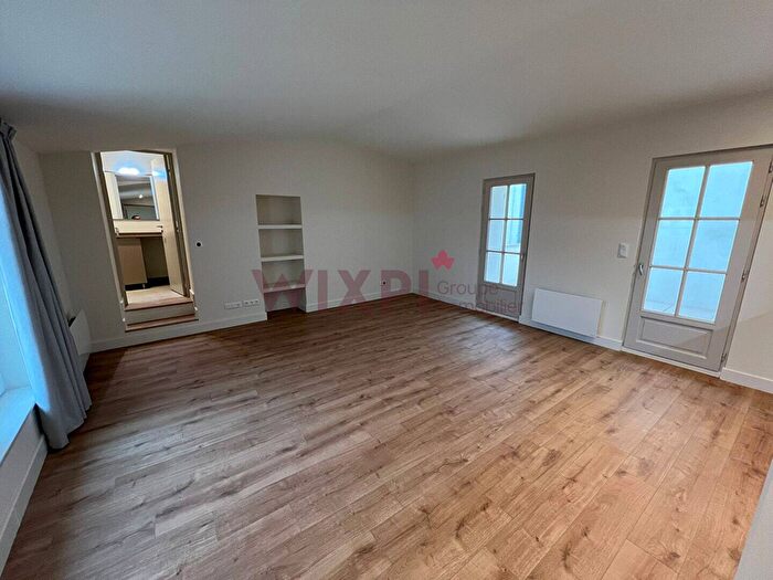 Appartement à louer - Arènes, Nîmes - 1 pièce