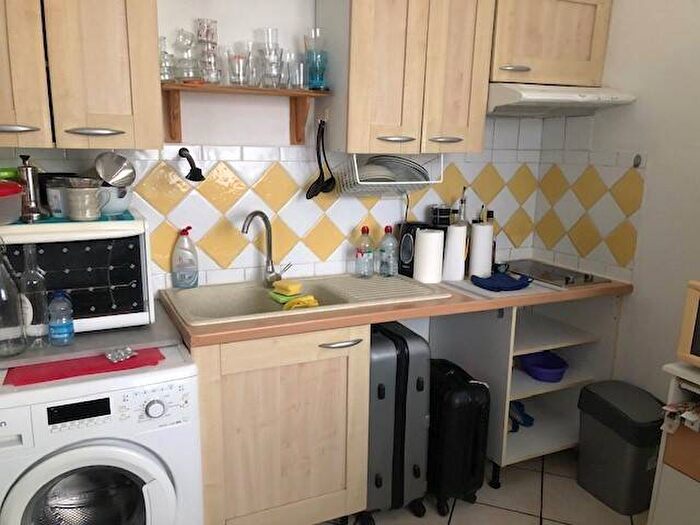 Appartement à louer - Les Ponches-Les Naves, Manosque - 1 pièce