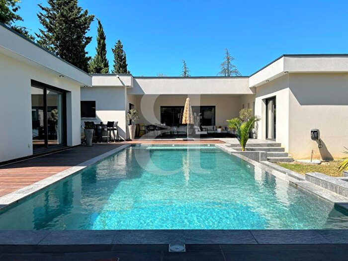 Maison à vendre - Avignon, Montfavet - 8 pièces - 6 chambres