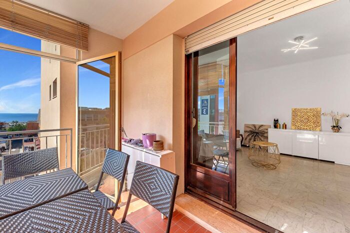 Appartement à vendre - Saint-Laurent-du-Var, Galinières, Pomarels - 3 pièces - 2 chambres