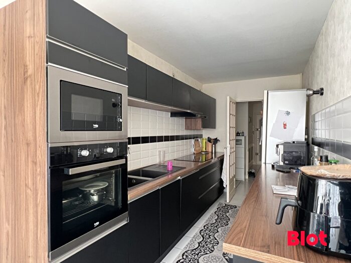 Appartement 5 pièces à vendre - Quartiers Sud-Est, Italie