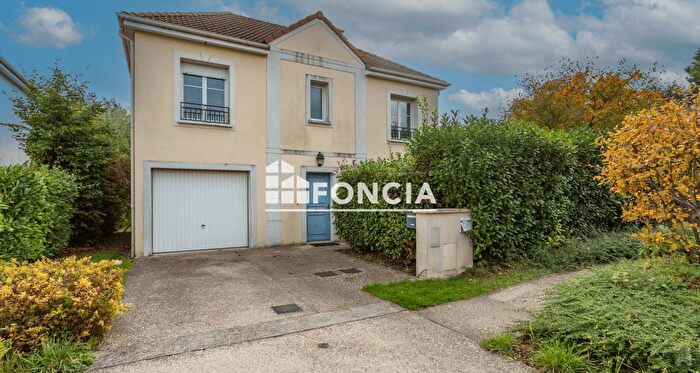 Chilly-Mazarin, Gravigny : Maison 6 pièces à vendre