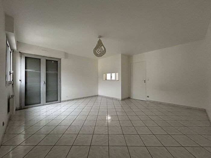 Appartement à louer - Les Merisiers, Villepinte - 1 pièce